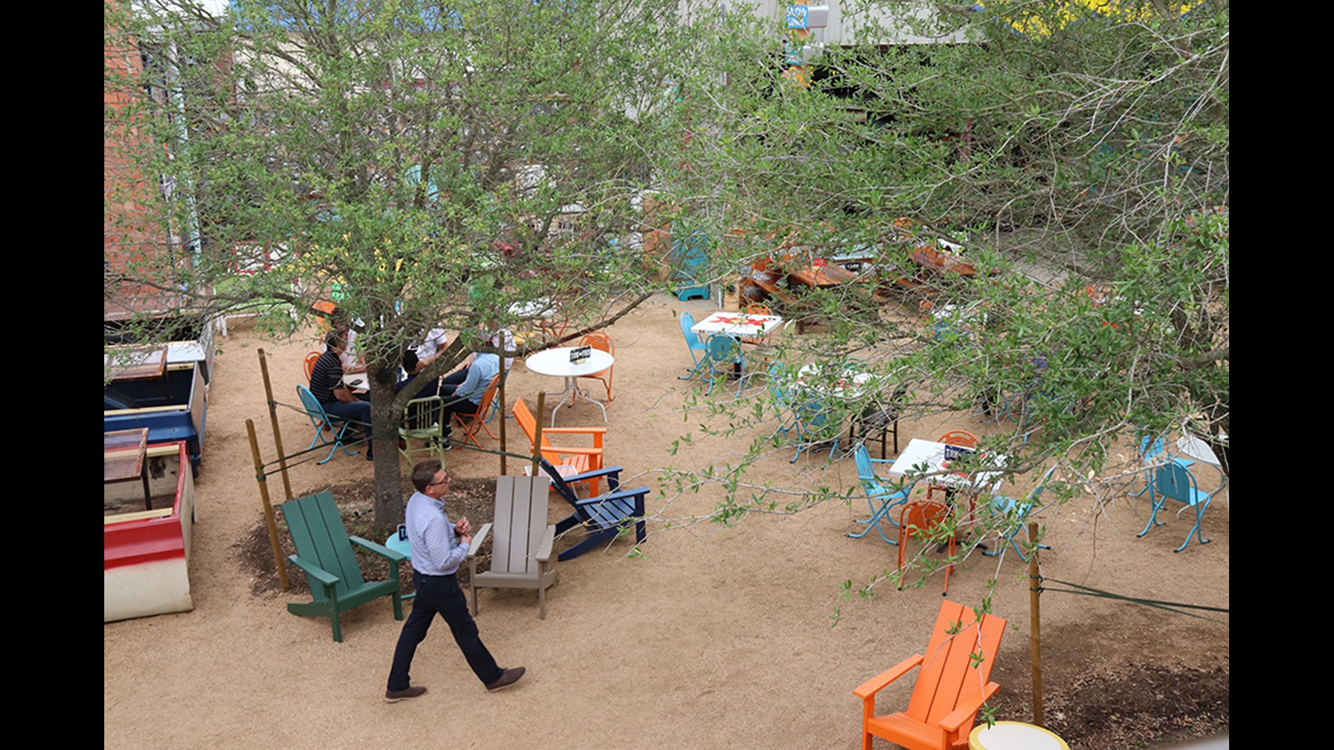 Fun, funky Truck Yard opens near downtown | khou.com