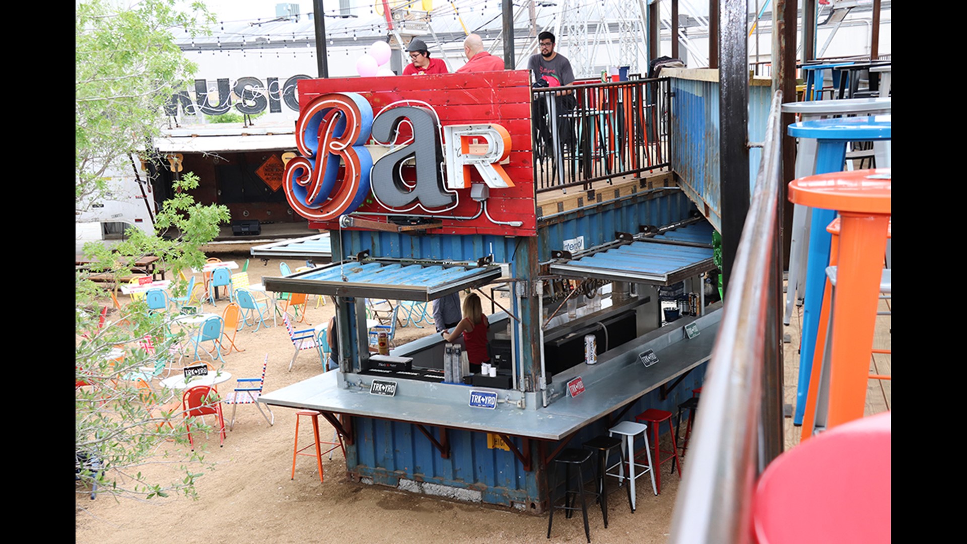 Fun, funky Truck Yard opens near downtown | khou.com