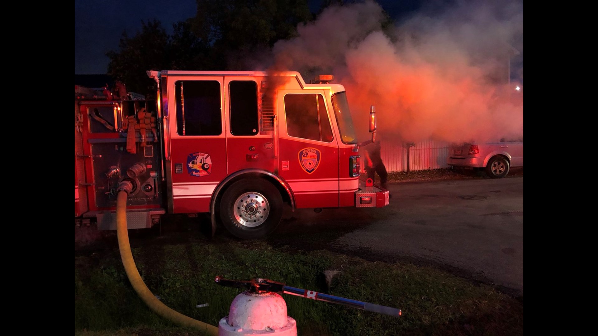 Massive warehouse fire in Second Ward spreads to homes | khou.com