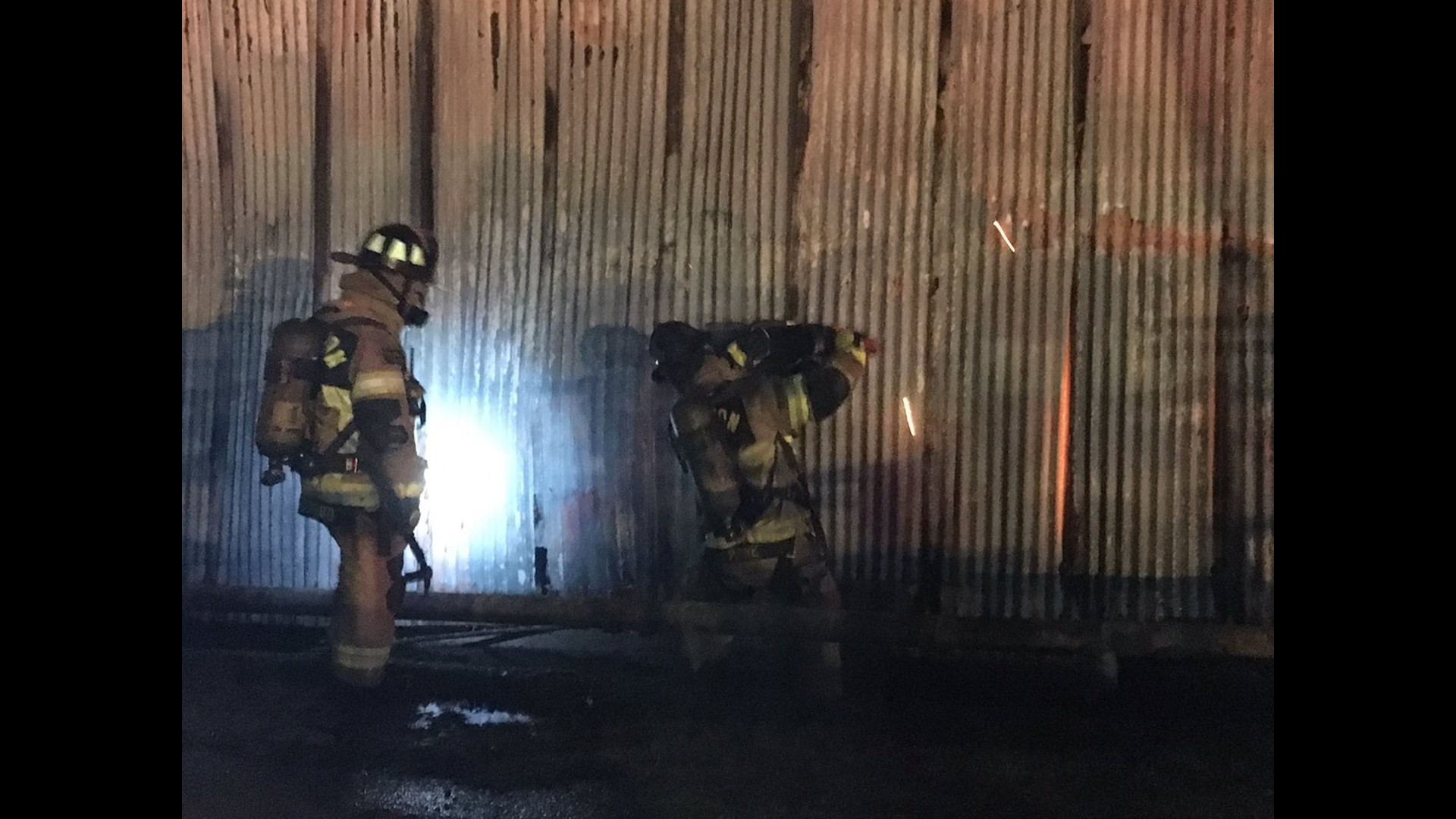 Massive warehouse fire in Second Ward spreads to homes | khou.com