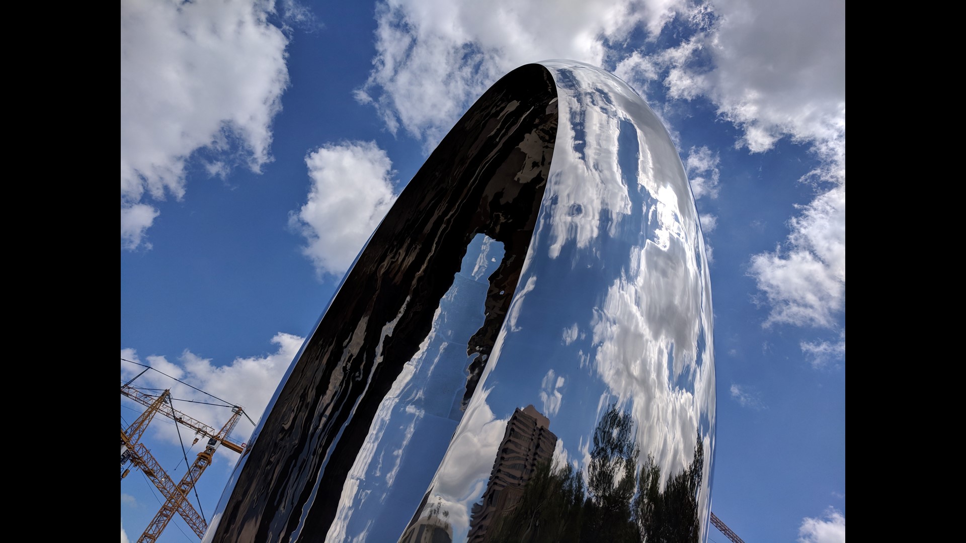 Look up and find yourself in Houston's 'Cloud Column' | khou.com