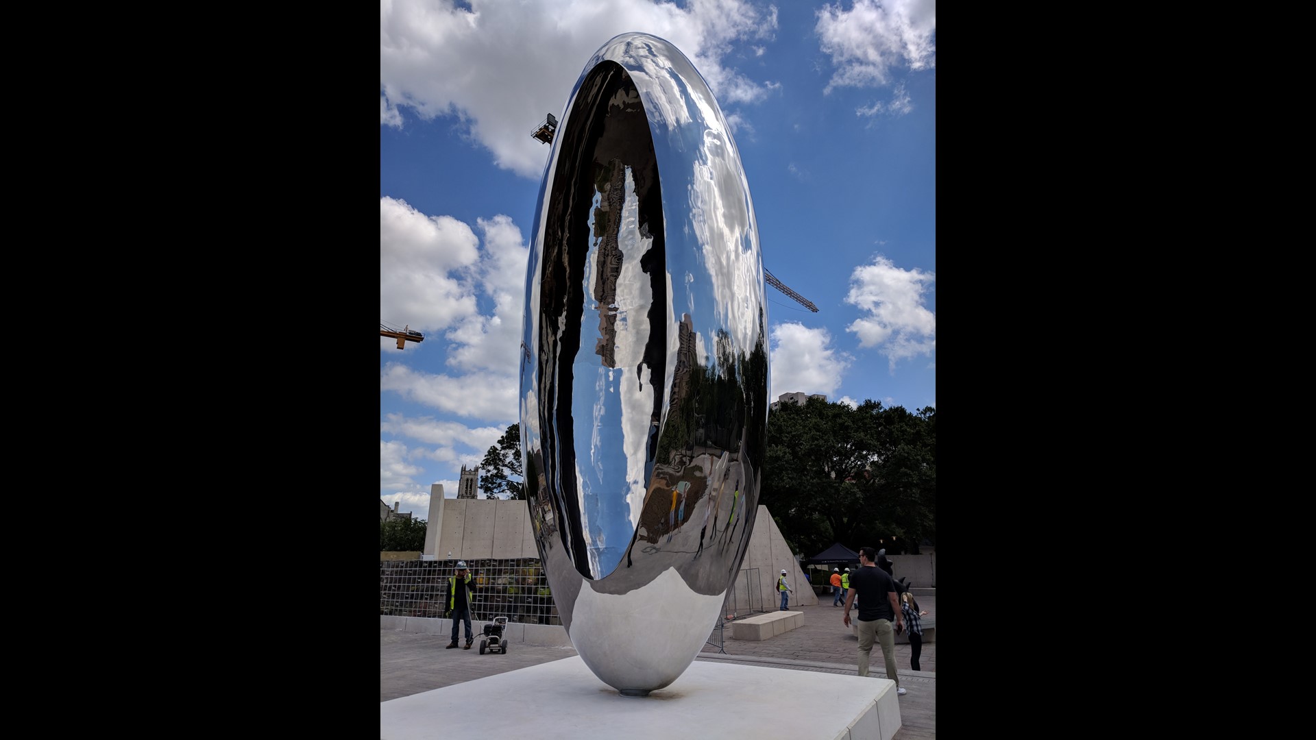 Look up and find yourself in Houston's 'Cloud Column' | khou.com