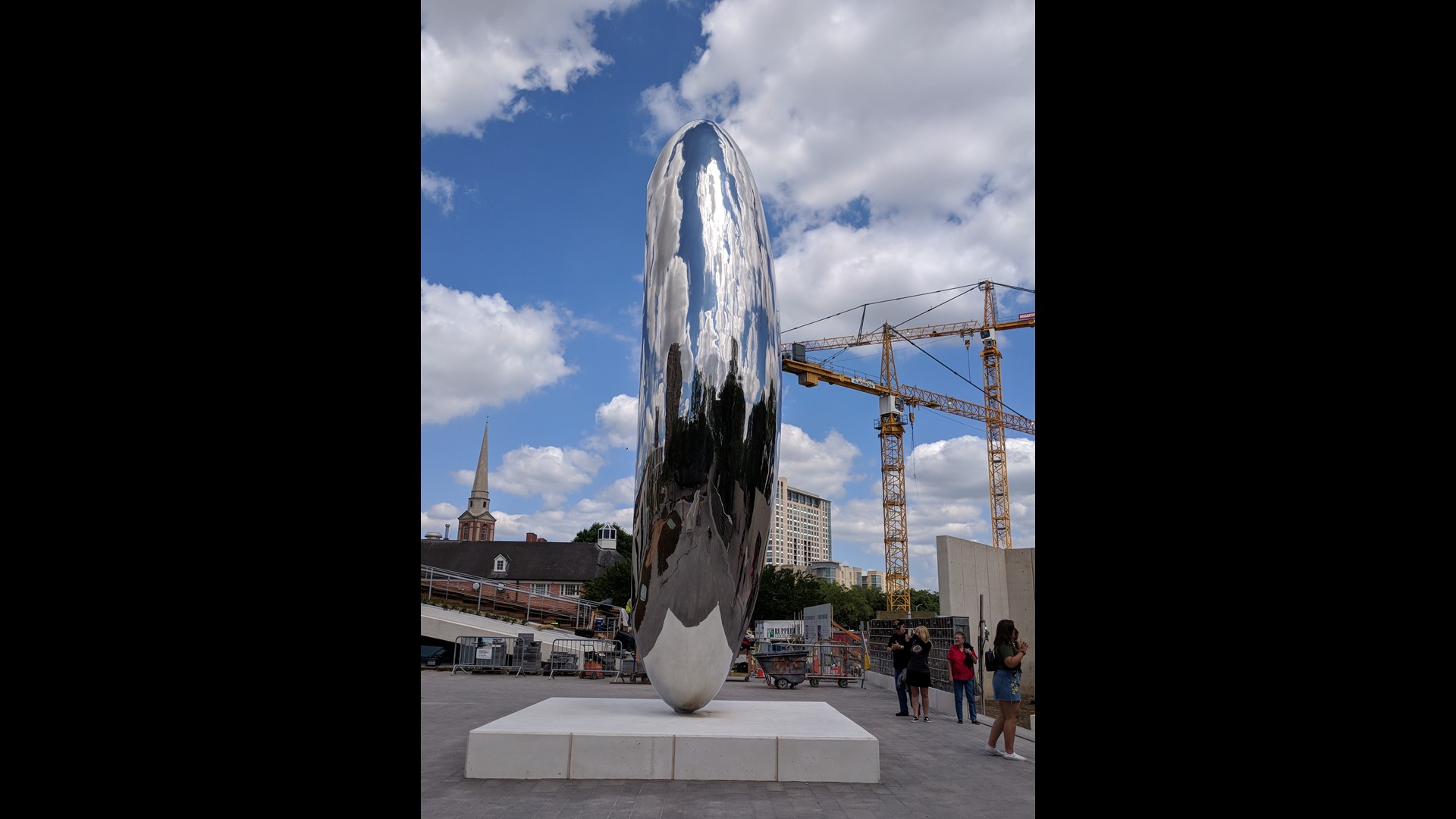 Look up and find yourself in Houston's 'Cloud Column' | khou.com