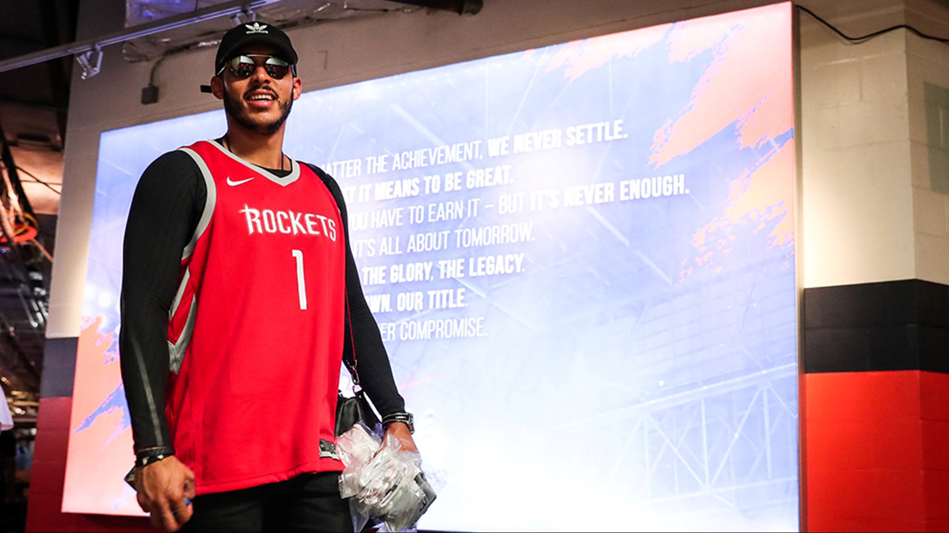 Photos: Astros travel to Los Angeles sporting Rockets gear ahead of ...