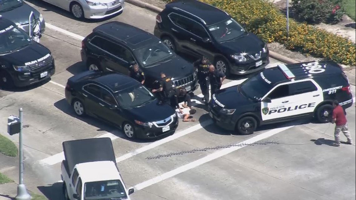 Cops use spike strips to trap chase suspect in NW Harris County | khou.com