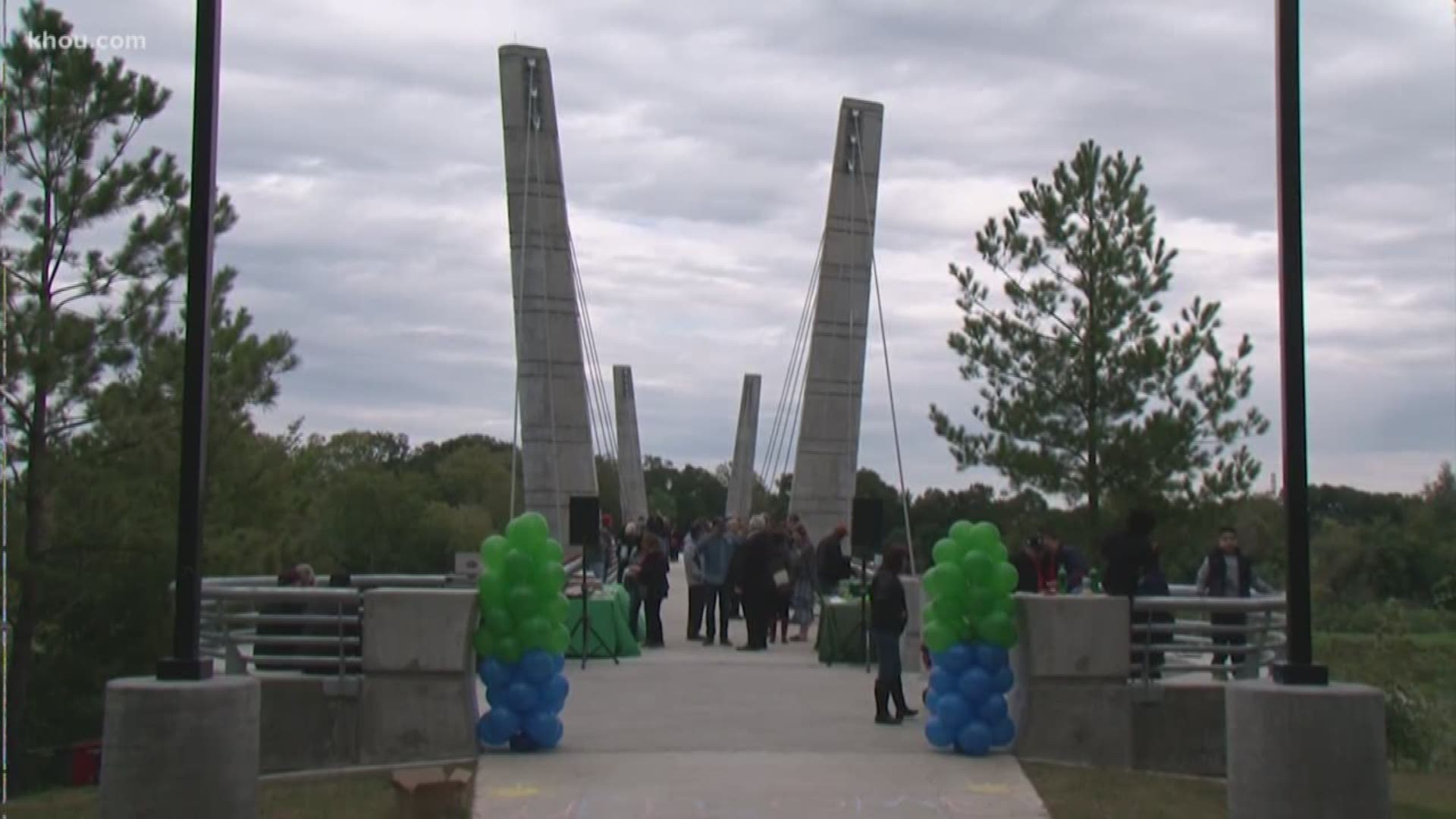 Southeast Houston communities welcome new bridge | khou.com