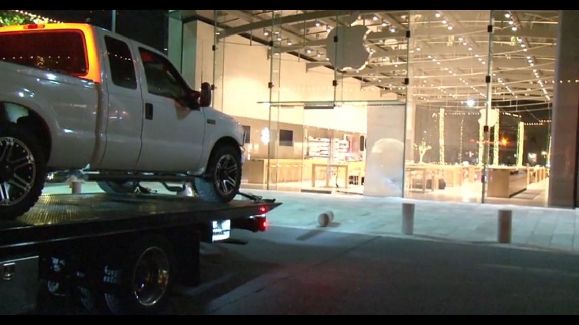 SMASH AND GRAB: Loot stolen from Highland Village Apple Store ...