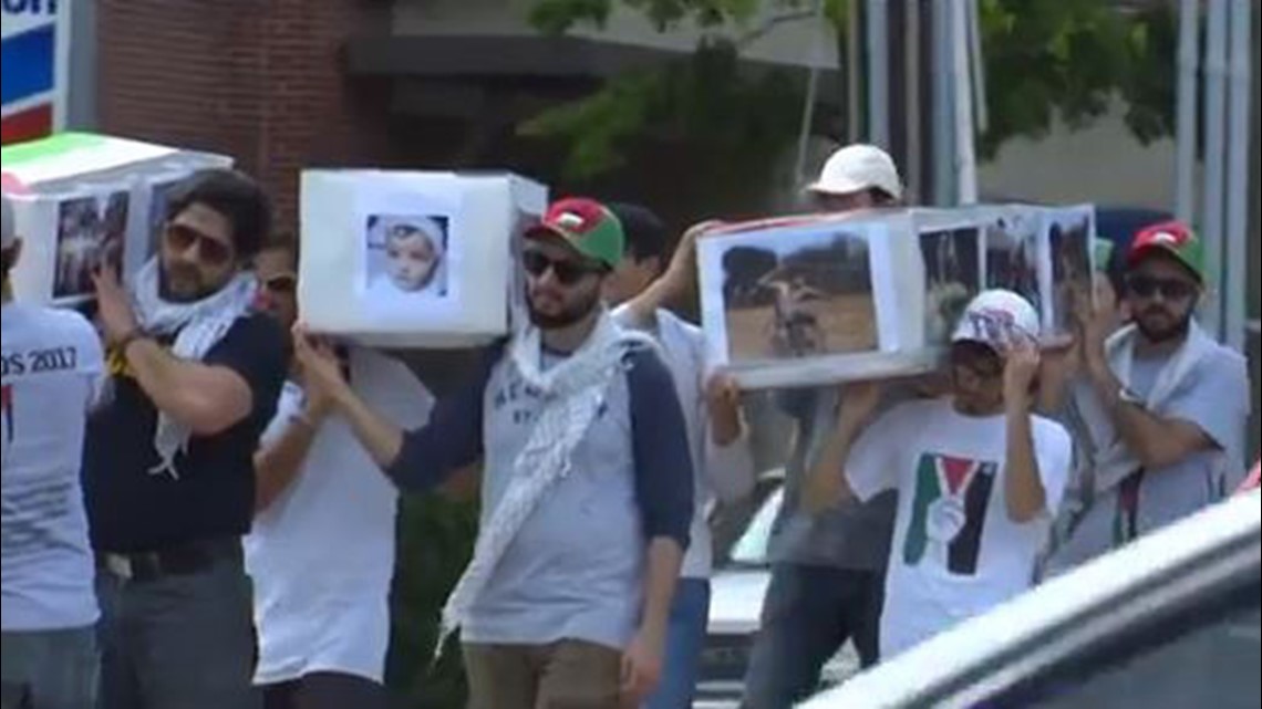 Hundreds protest outside of Houston's Israeli consulate | khou.com