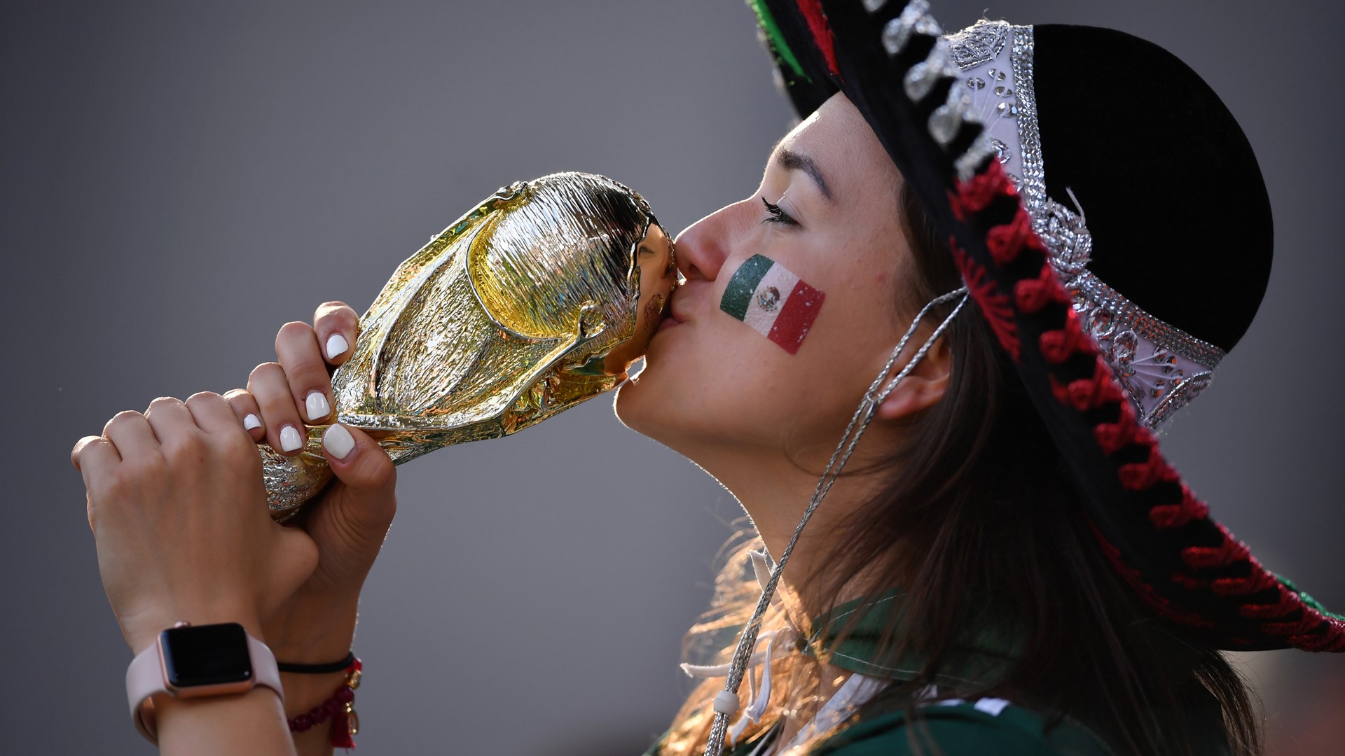 Photos: Mexico fans show their spirit at 2018 World Cup | khou.com