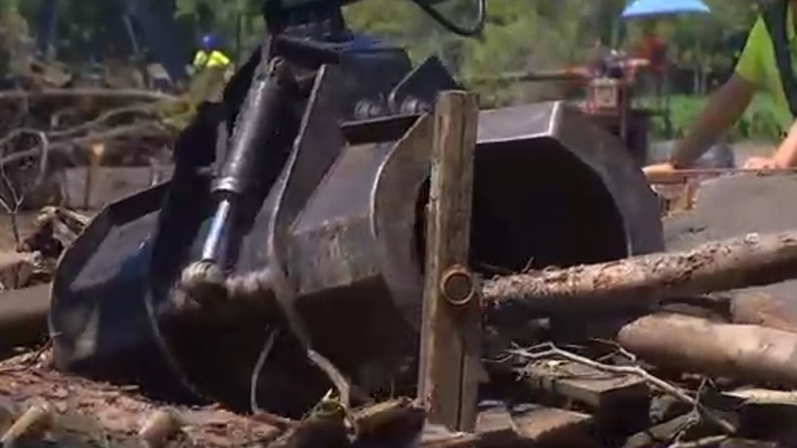 Debris from Harvey still being removed from Lake Houston | khou.com