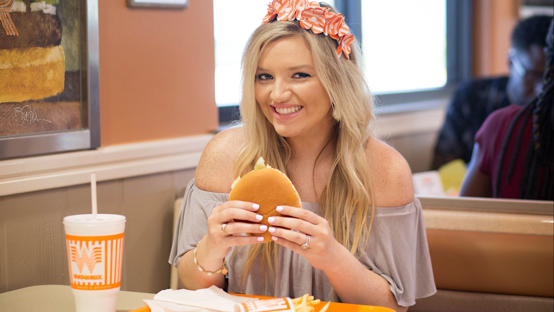 Houston-area mom poses for adorable maternity photos at Whataburger ...
