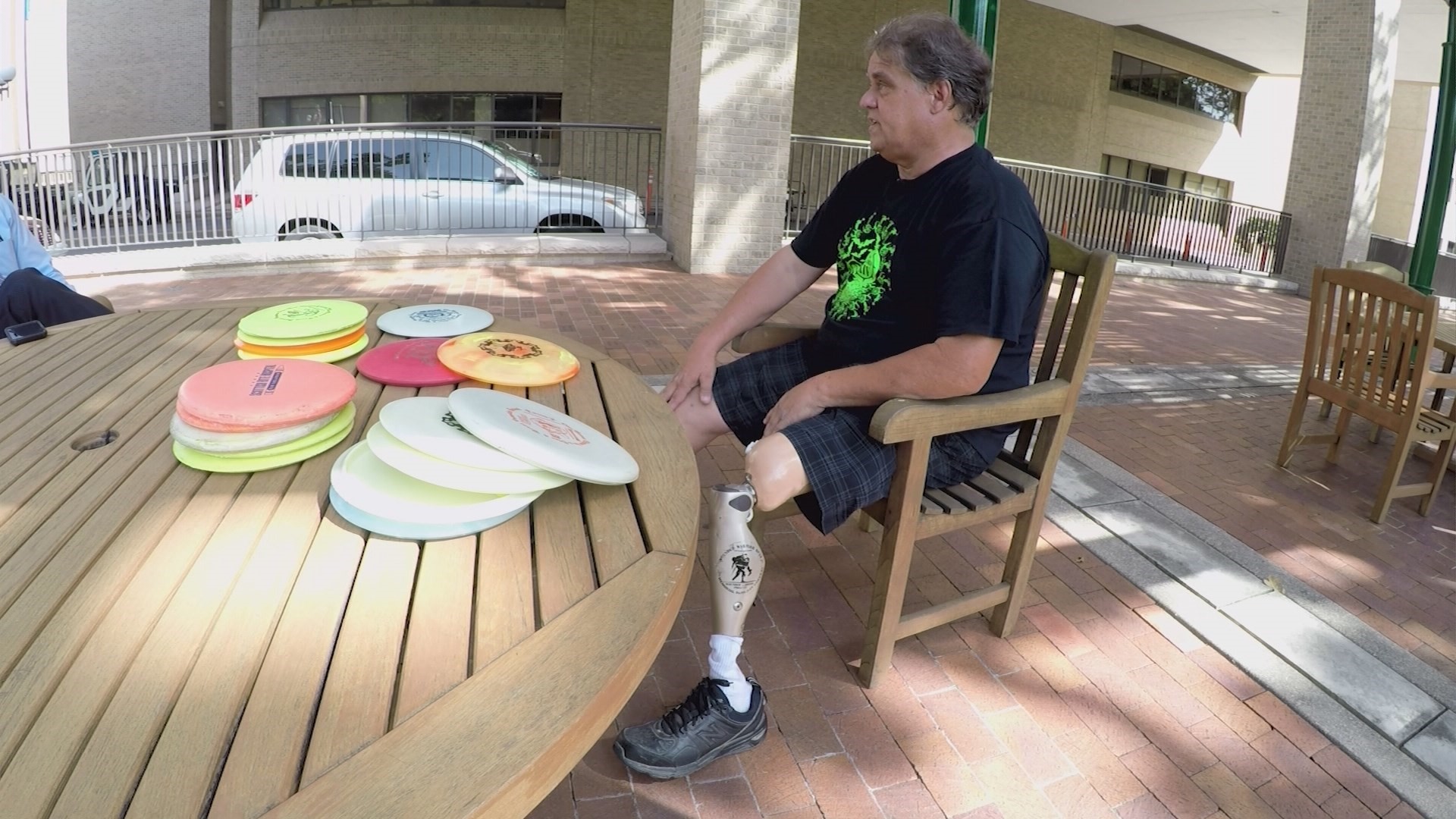 Thief steals from amputee who teaches disc golf to disabled children ...