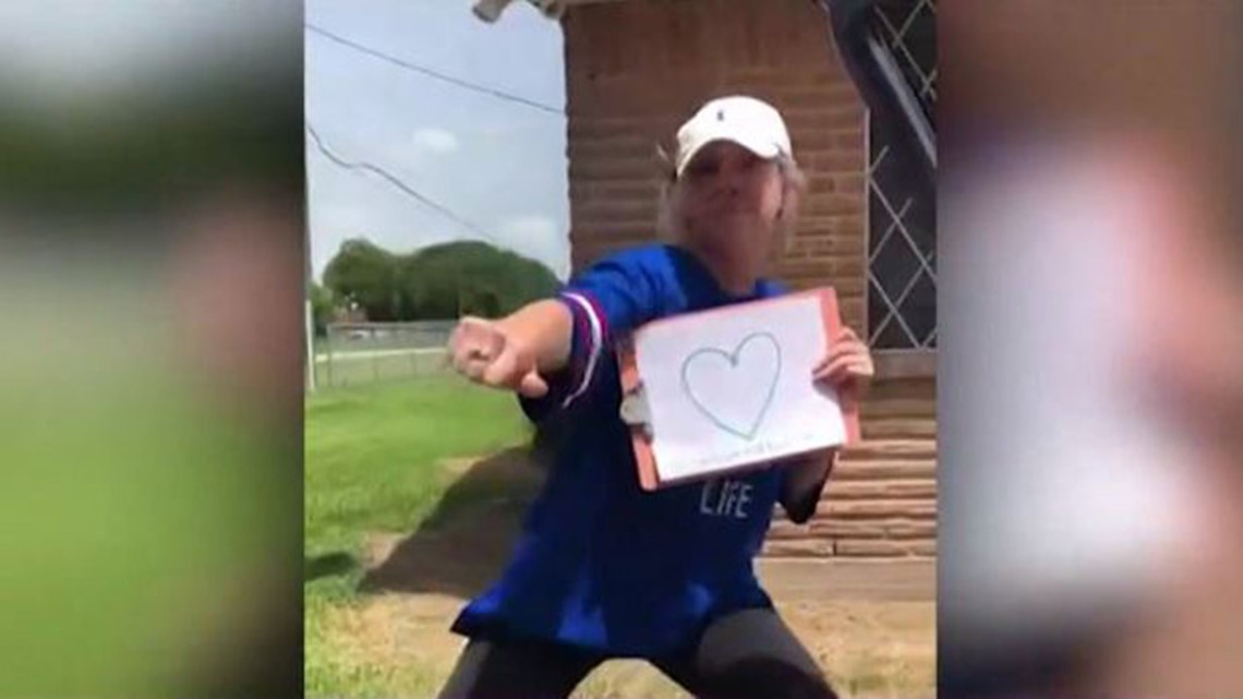 Back to school has Dickinson teacher 'in her feelings' | khou.com