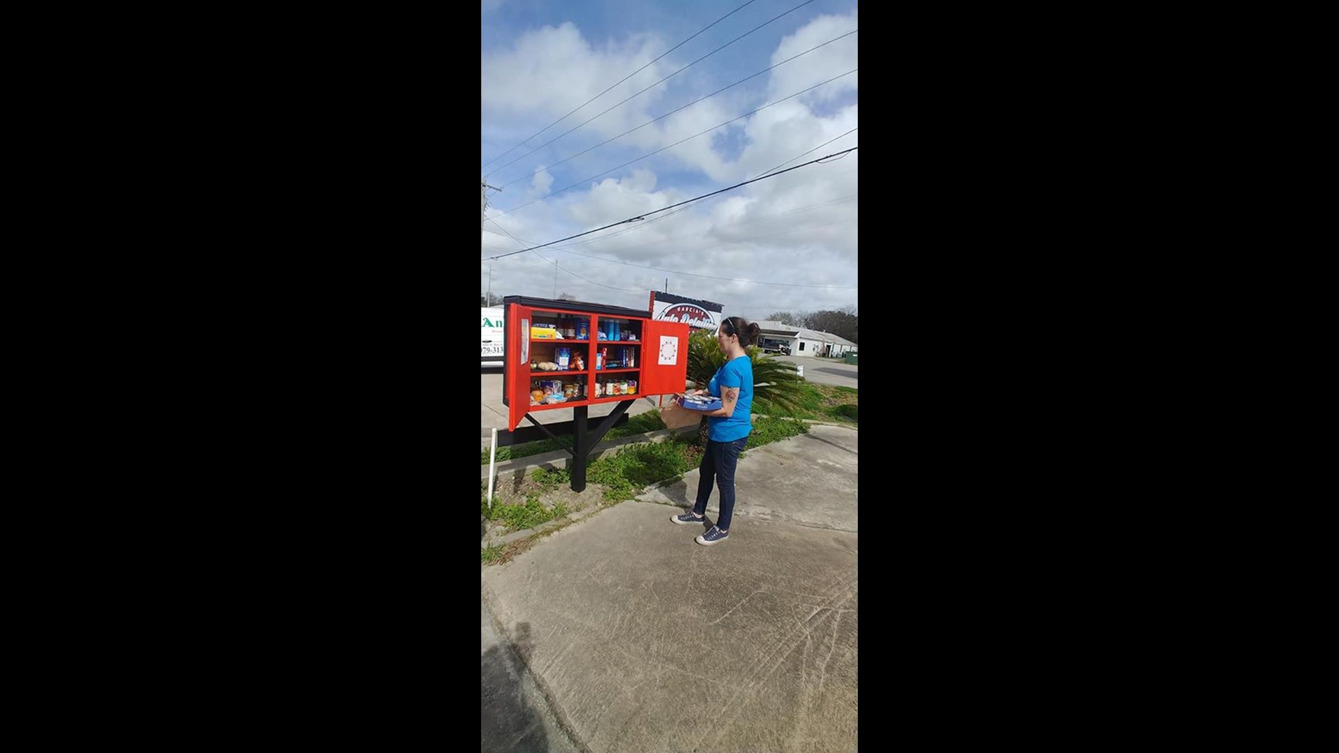 Standing For Houston: Neighbors in Alvin set up community fridge ...