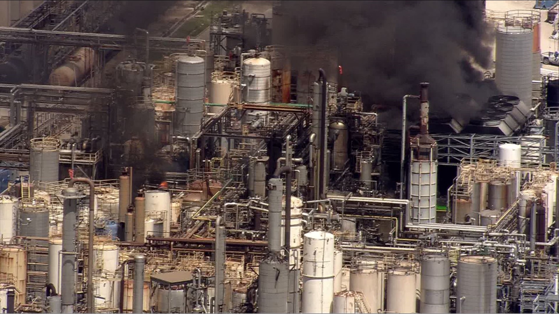 Social media reactions to KMCO explosion and plant fire | khou.com