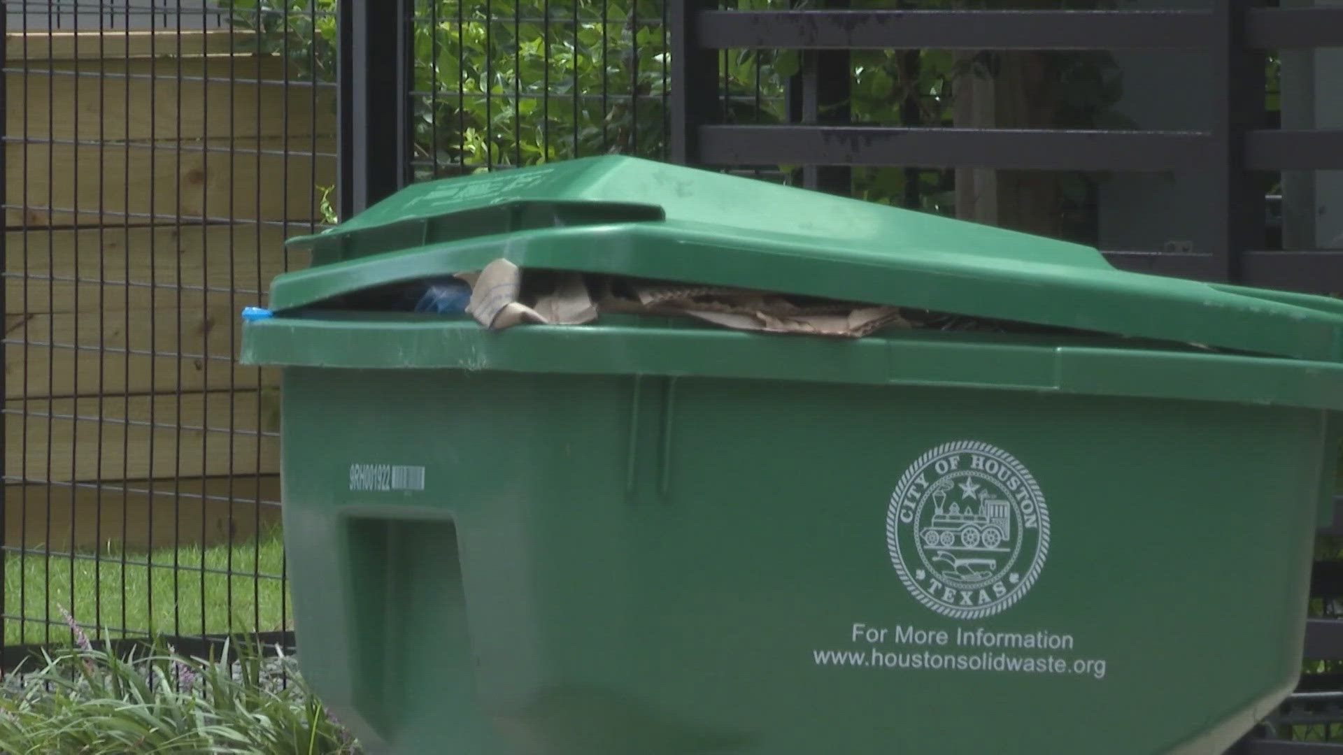 Houston recycling delays persist amid equipment issues | khou.com