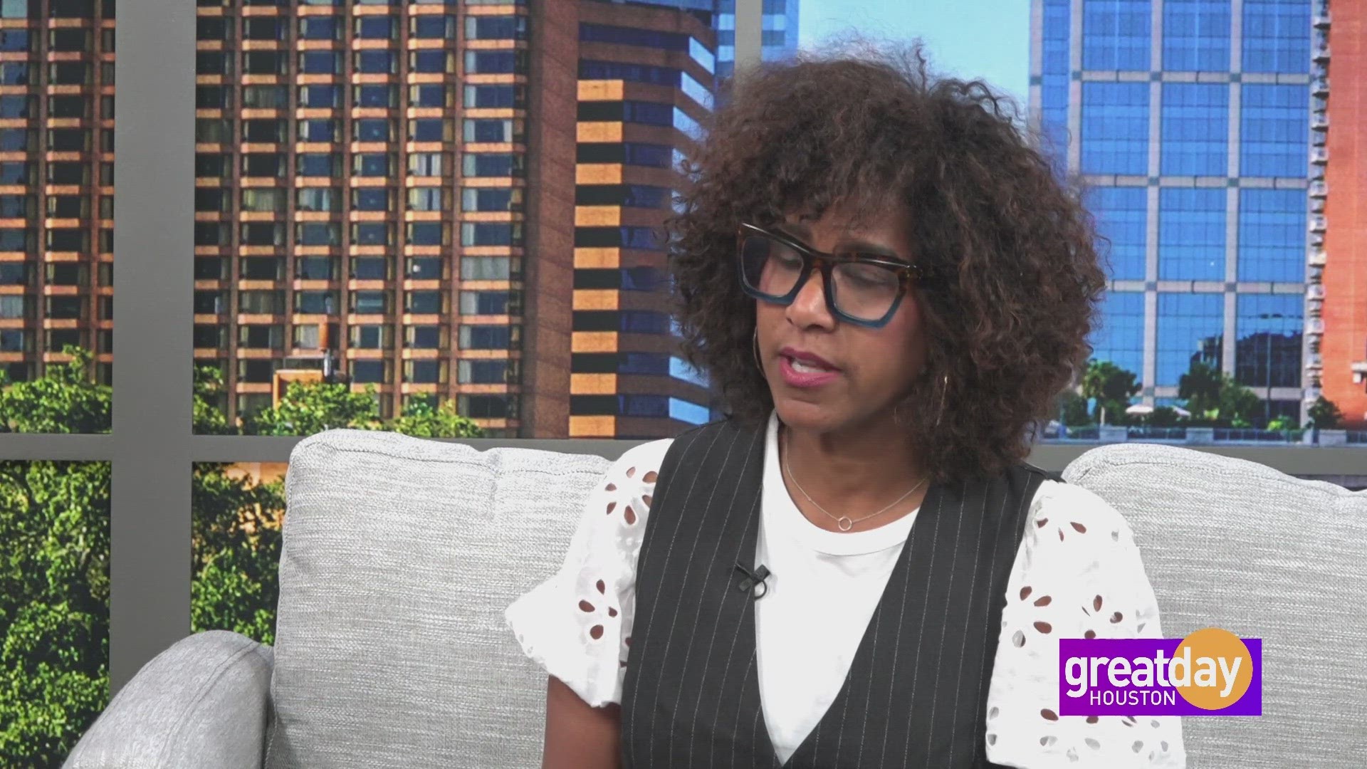 Meet Joy Sewing, Houston Chronicle's first Black news columnist | khou.com