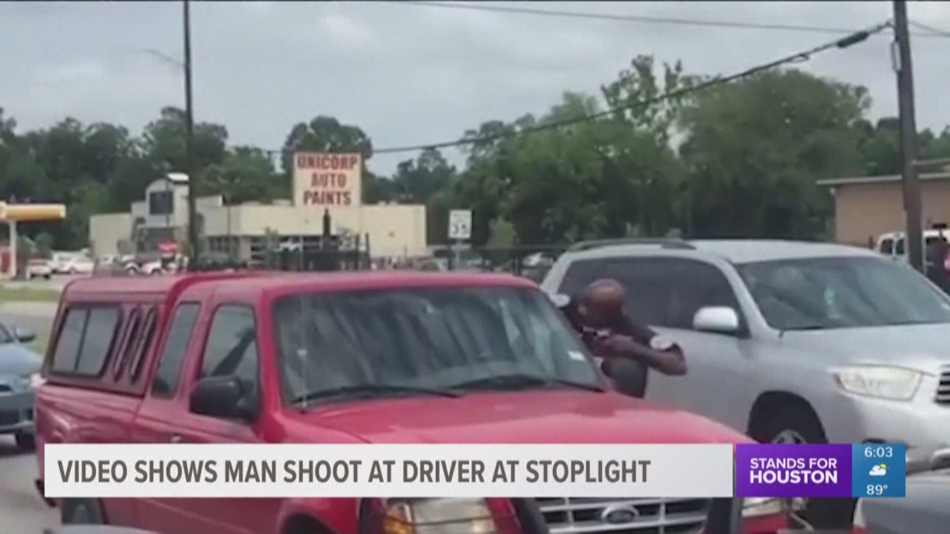 VIDEO: Man shoots at driver at stoplight in apparent road rage incident ...
