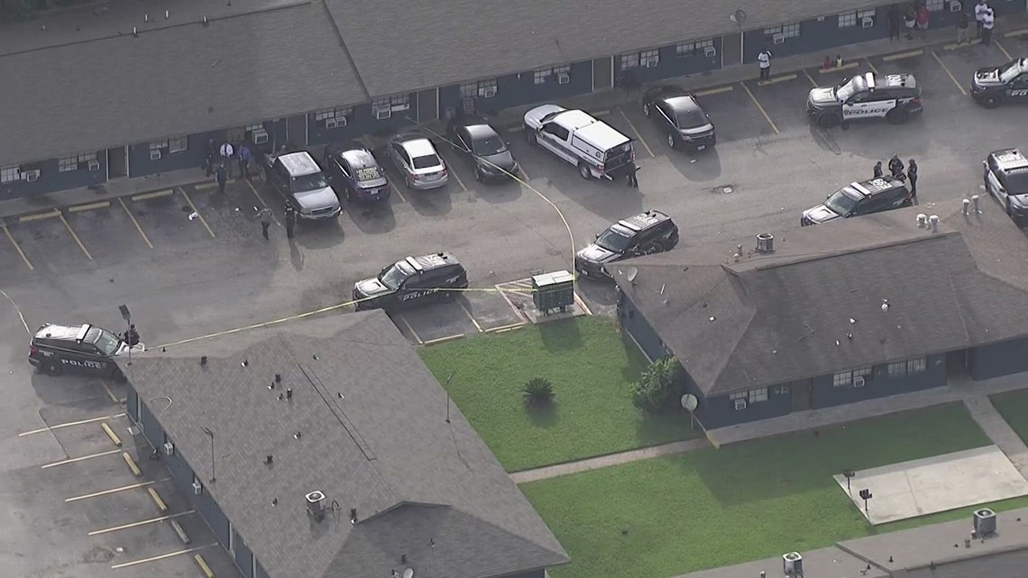 Woman dead after shooting in Kashmere Gardens area, man detained | khou.com
