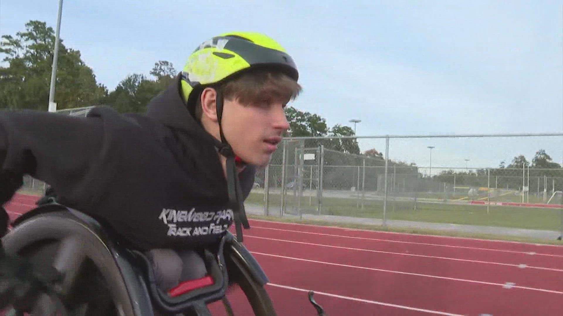 Kingwood wheelchair racer sets personal best at Boston Marathon | khou.com