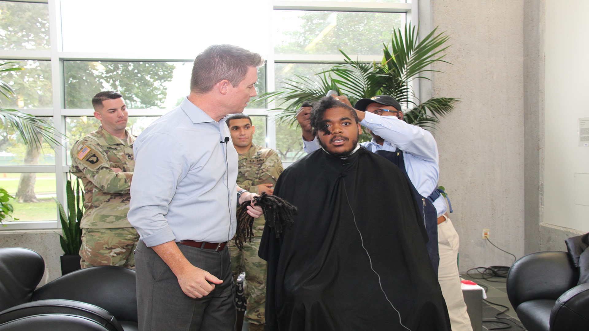 Photos: Army recruit Devonte Smith cuts dreads after five years | khou.com