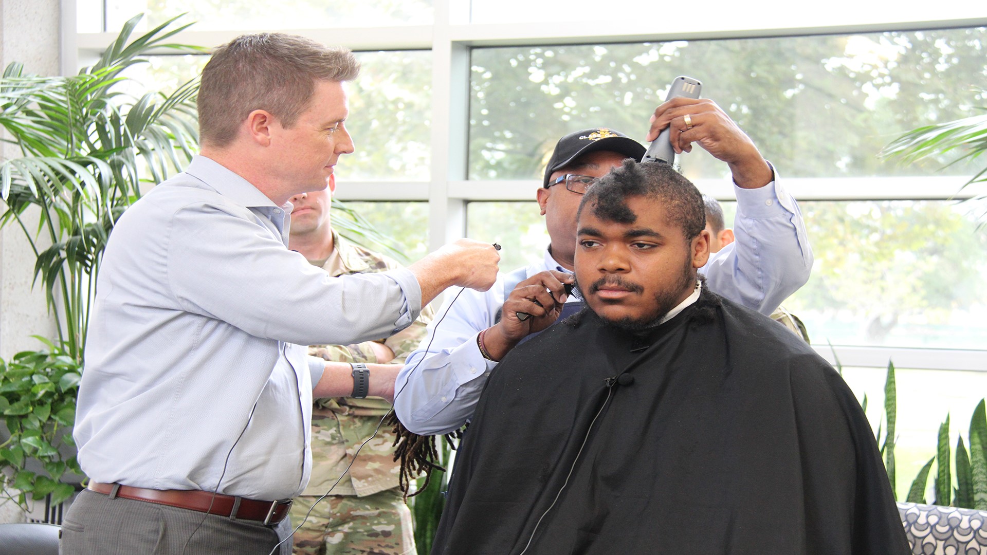 Photos: Army recruit Devonte Smith cuts dreads after five years | khou.com