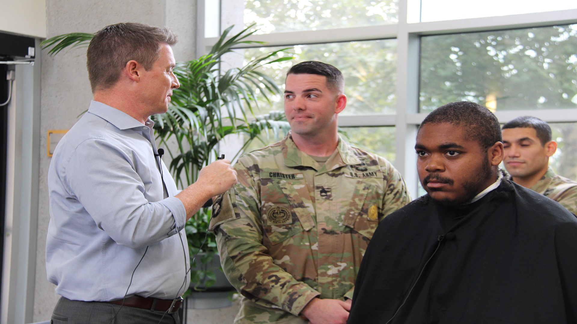 Photos: Army recruit Devonte Smith cuts dreads after five years | khou.com