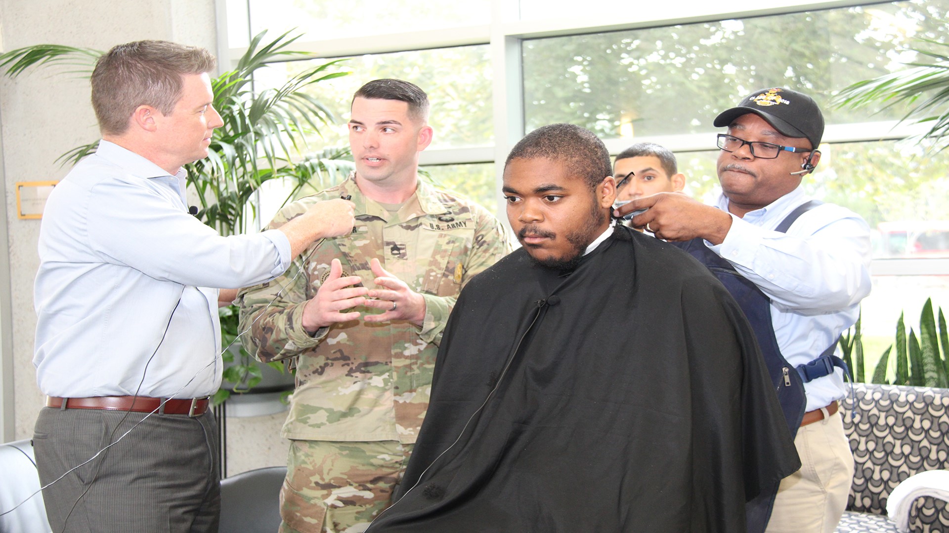 Photos: Army recruit Devonte Smith cuts dreads after five years | khou.com