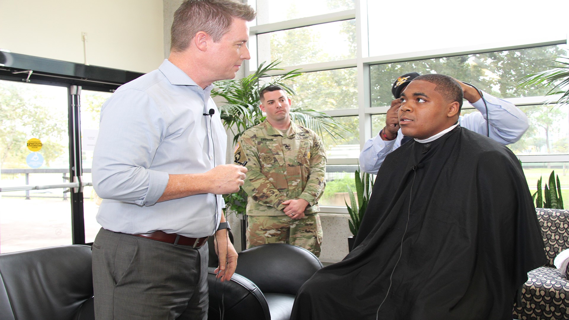 Photos: Army recruit Devonte Smith cuts dreads after five years | khou.com