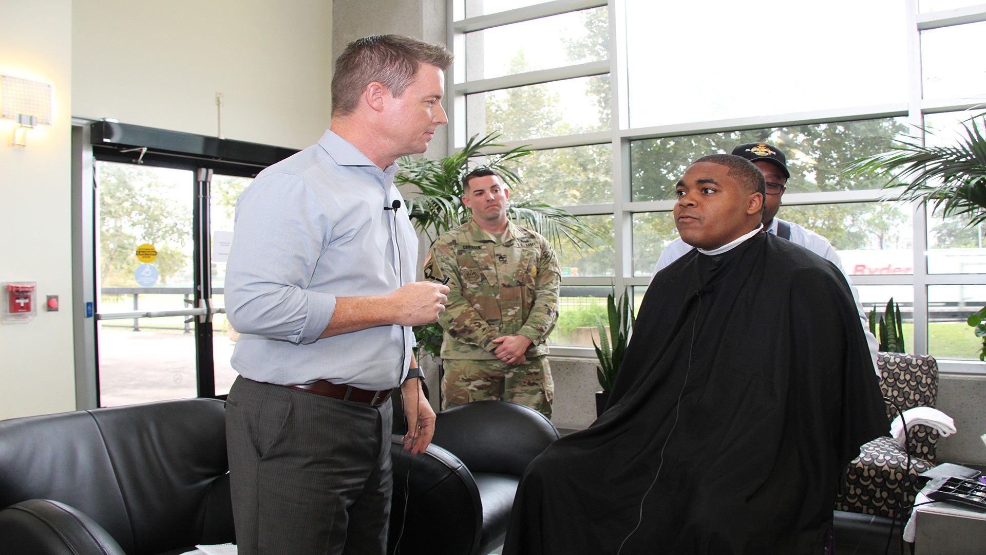 Photos: Army recruit Devonte Smith cuts dreads after five years | khou.com