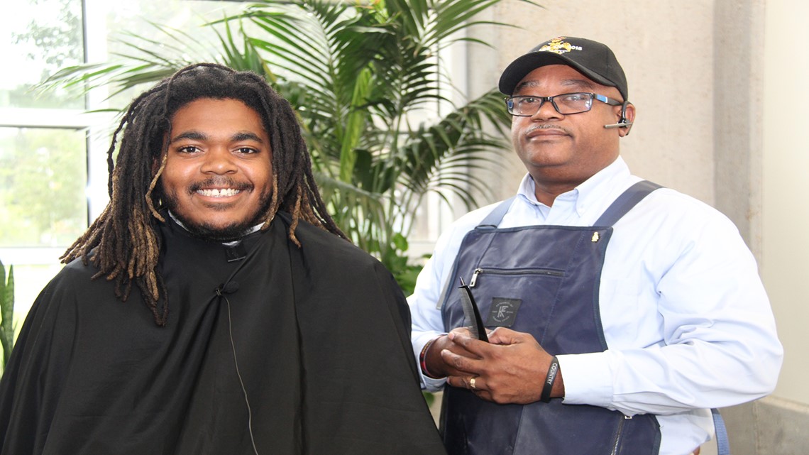 Photos: Army recruit Devonte Smith cuts dreads after five years | khou.com