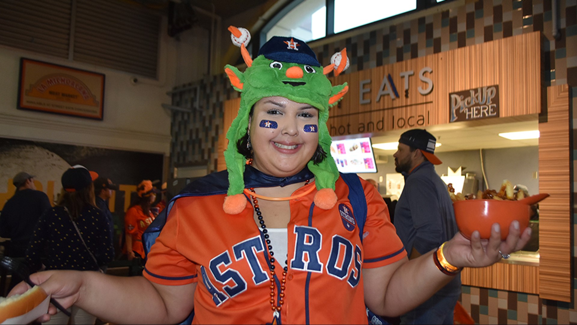 PHOTOS: Astros fans have their game faces on before Game 5 | khou.com