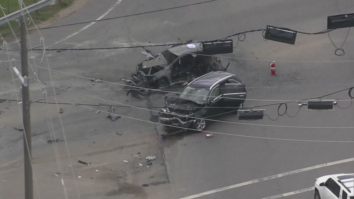 Fiery crash kills one on FM 723 in Fort Bend County | khou.com