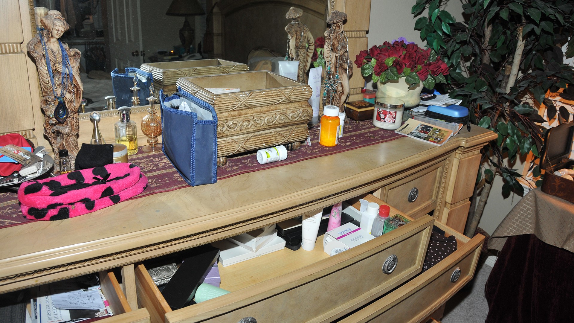 Photos: Crime scene at the Melgar home | khou.com