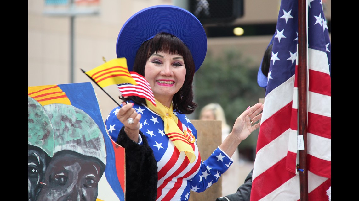 Photos: Celebrating Veterans Day at the American Heroes Parade | khou.com