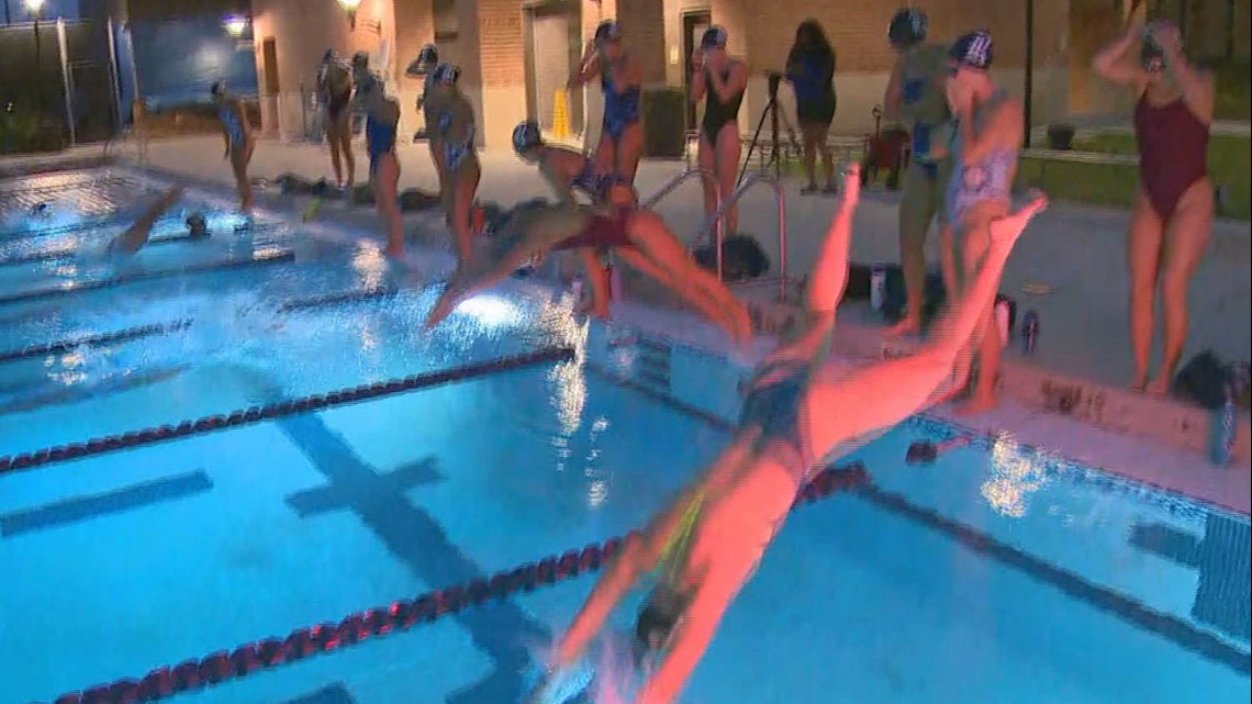 Rice swimmers hit the pool despite freezing temps | khou.com