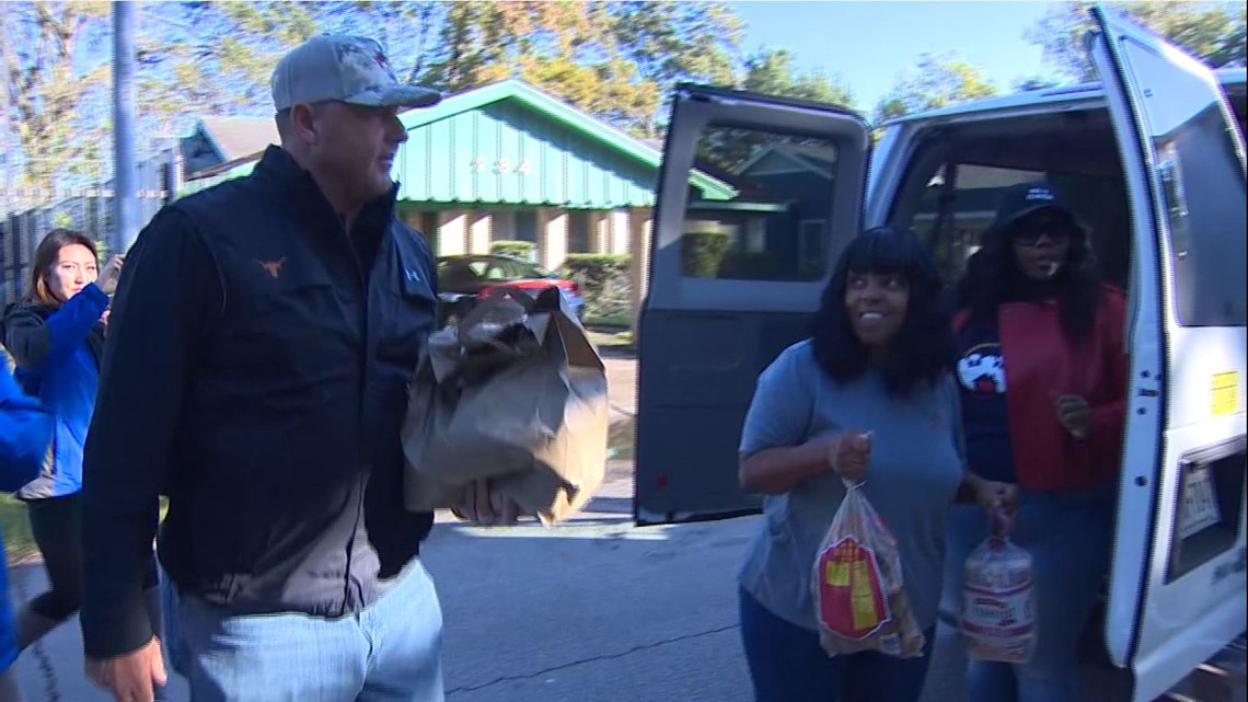 Baseball great Roger Clemens, family team up with Kids' Meals to feed ...