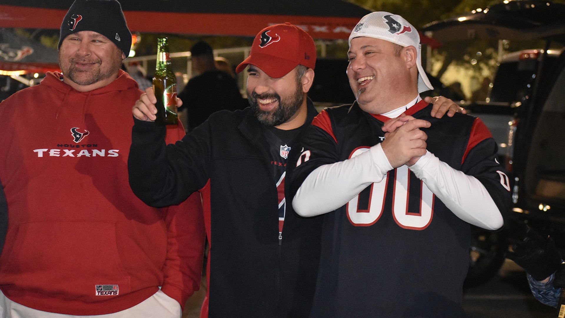 Photos | Fans brace the cold weather to cheer on Texans before game vs ...