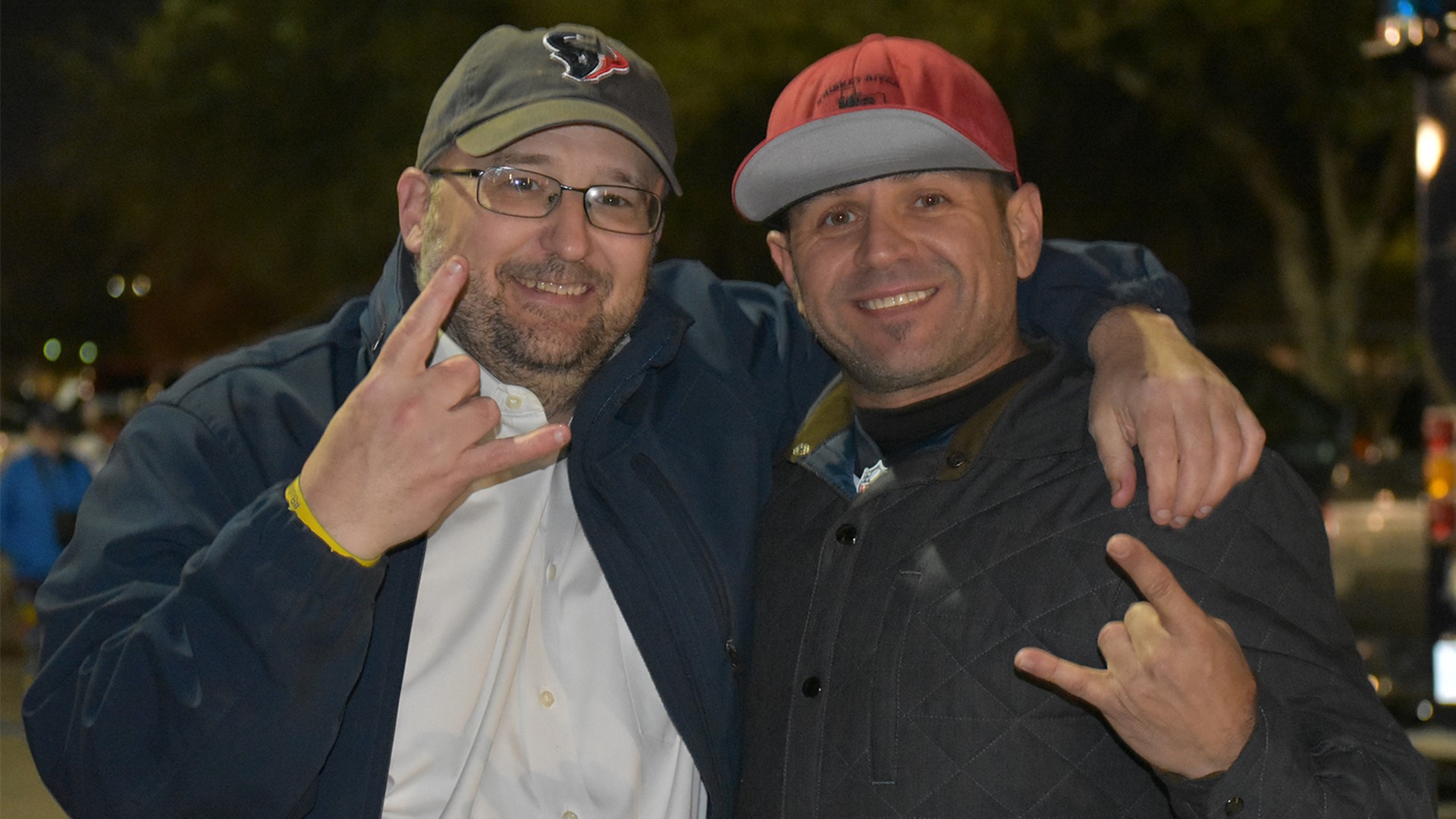 Photos | Fans brace the cold weather to cheer on Texans before game vs ...