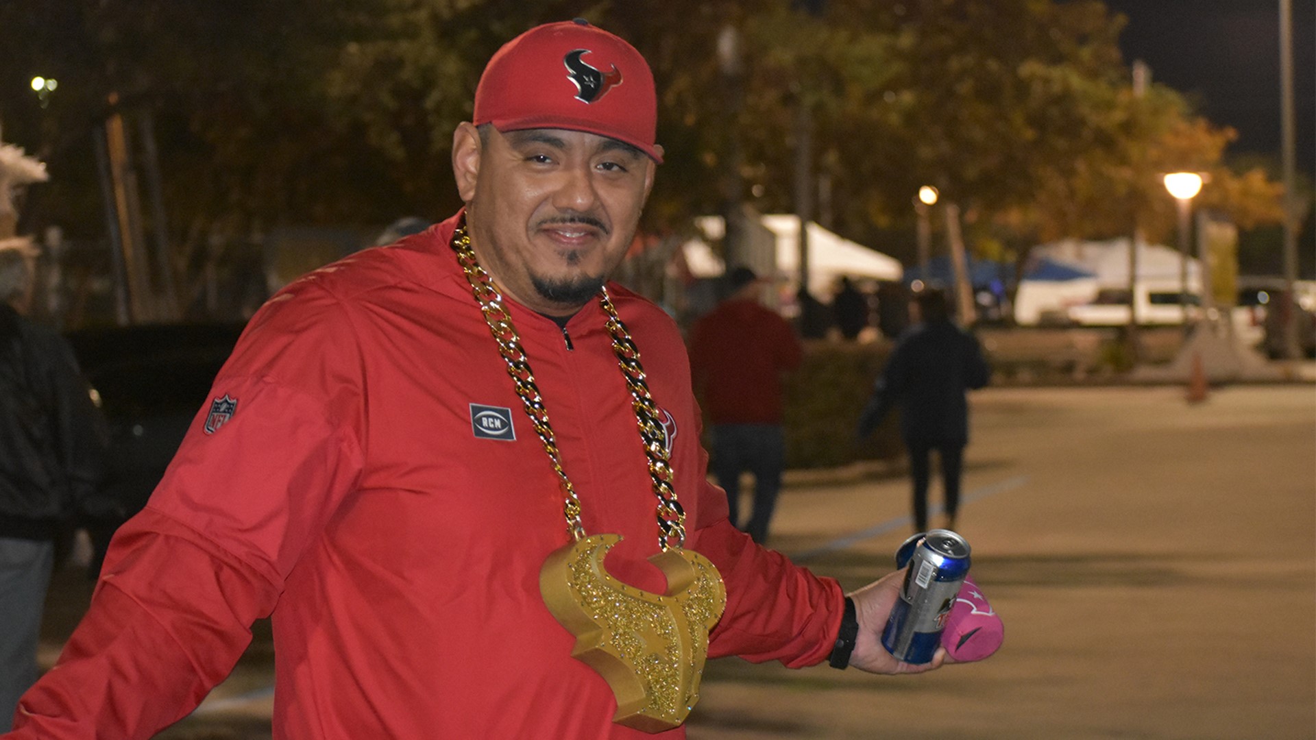 Photos | Fans brace the cold weather to cheer on Texans before game vs ...