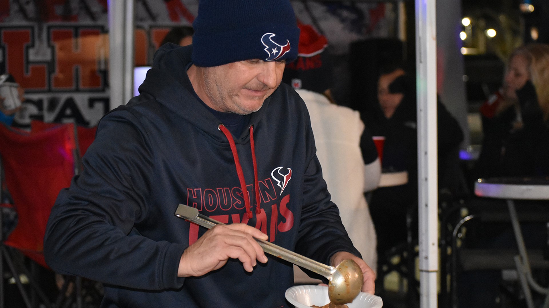 Photos | Fans brace the cold weather to cheer on Texans before game vs ...
