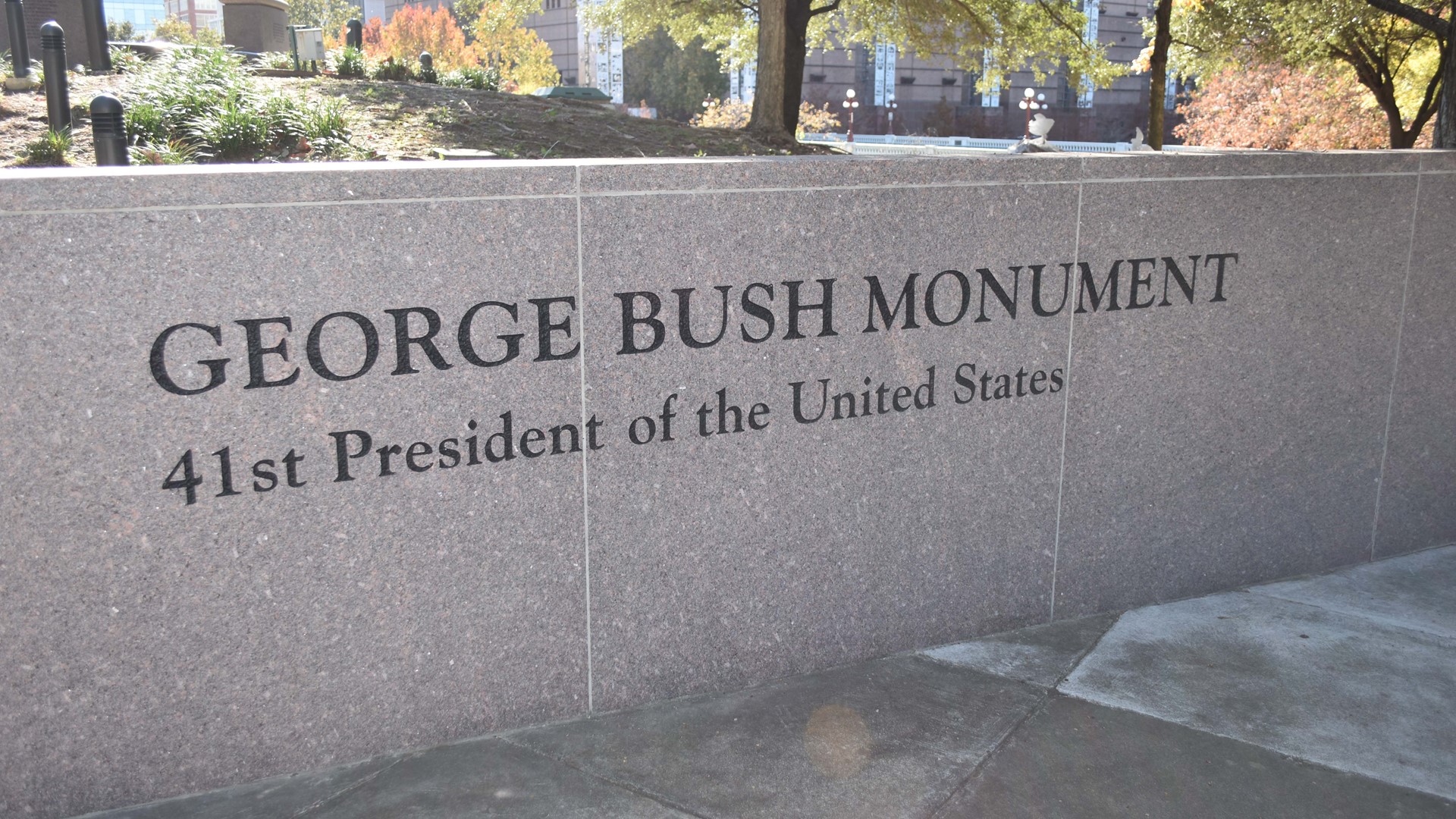 Photos: Memorial at President George H.W. Bush Monument in downtown ...