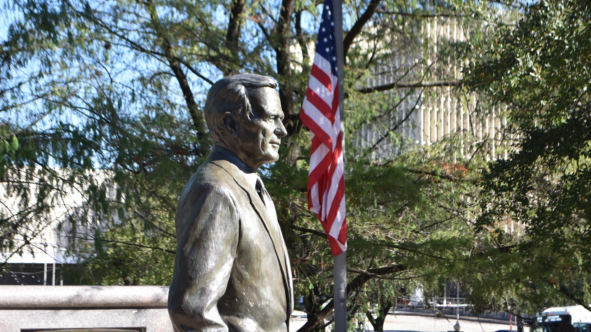 Photos: Memorial at President George H.W. Bush Monument in downtown ...