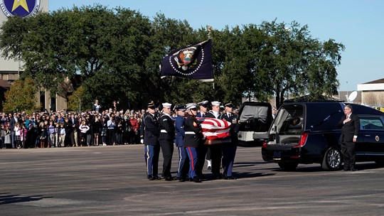 The difference between 'lying in state' and 'lying in repose' | khou.com