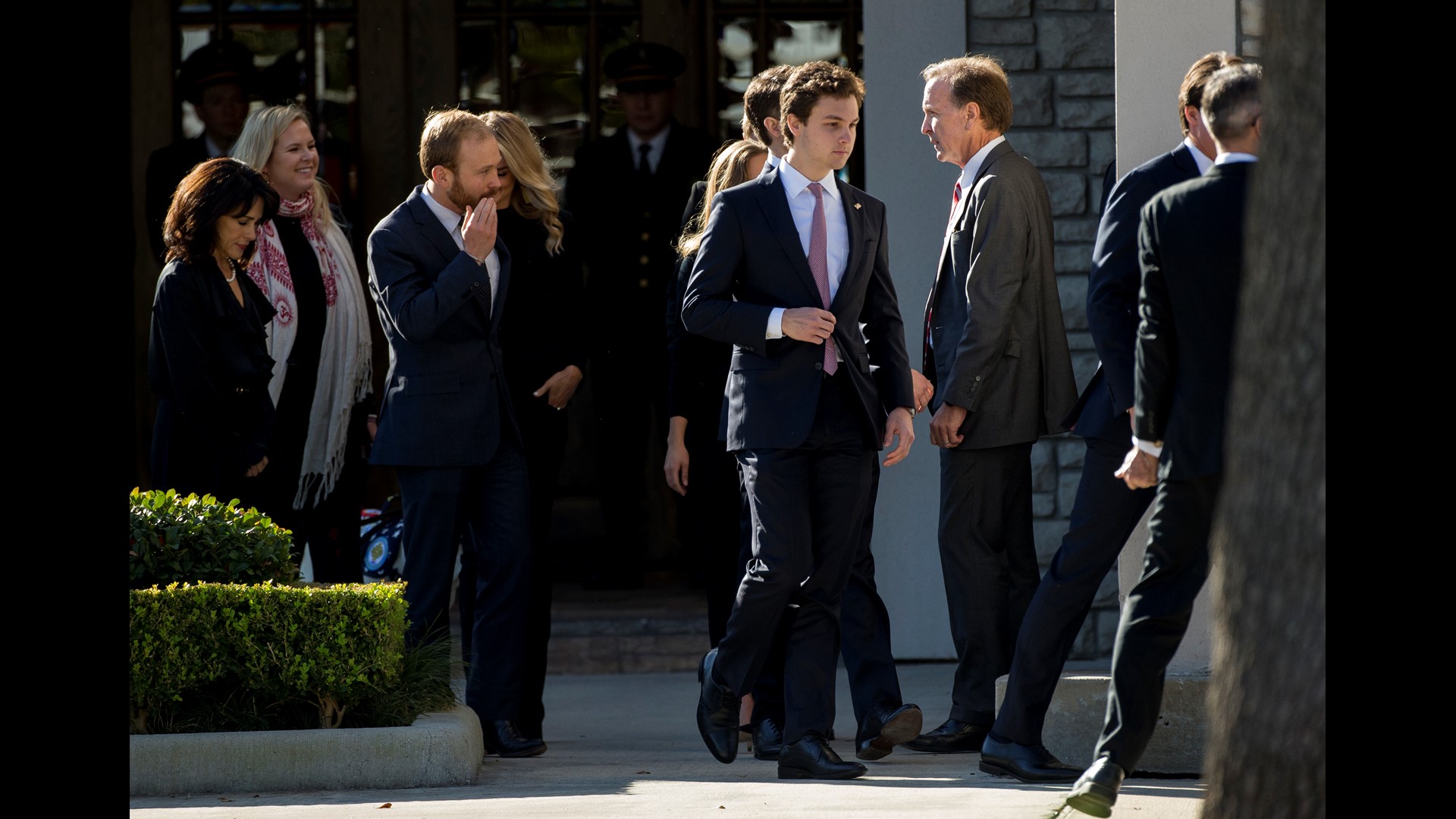 The difference between 'lying in state' and 'lying in repose' | khou.com