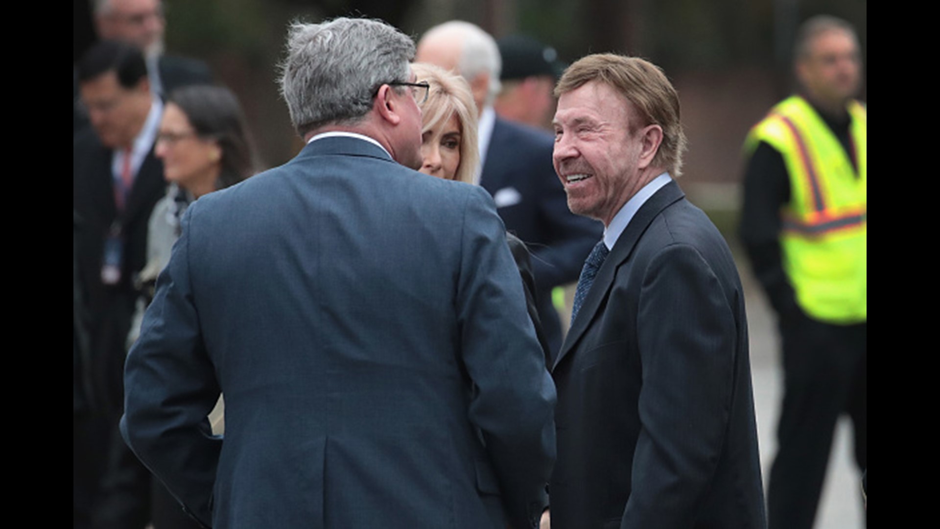 Star athletes, actors among the mourners at Bush 41's funeral | khou.com