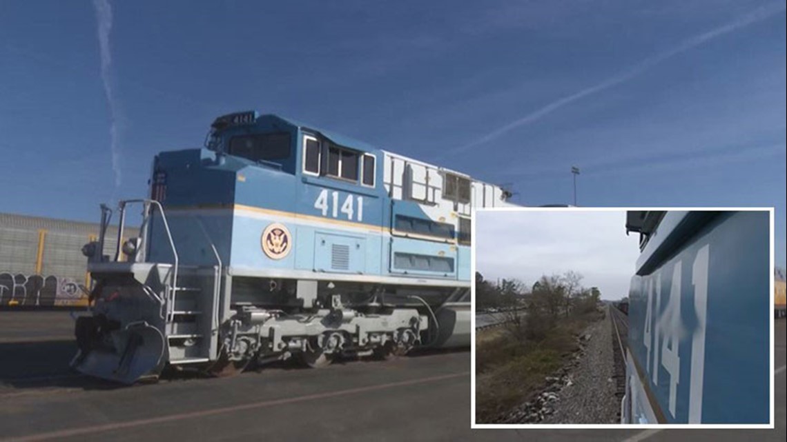 PHOTOS: 4141 train carries President Bush to College Station | khou.com