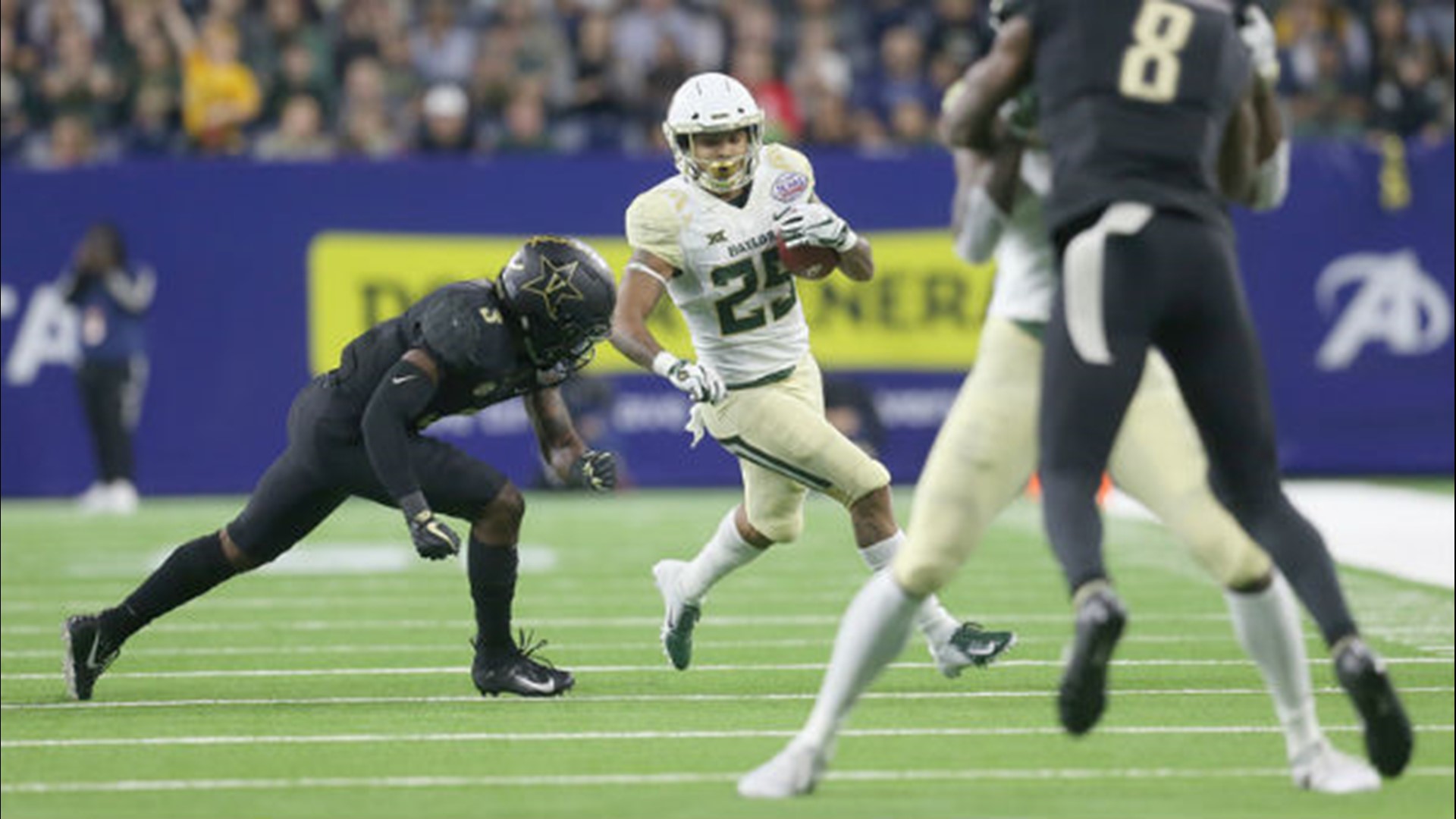 Brewer helps Baylor beat Vanderbilt 45-38 in Texas Bowl | khou.com