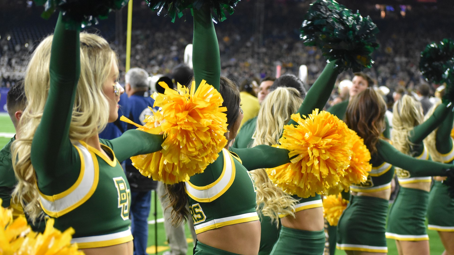 Photos: Baylor’s Cheerleaders, Dance Team & Marching Band at 2018 Texas ...