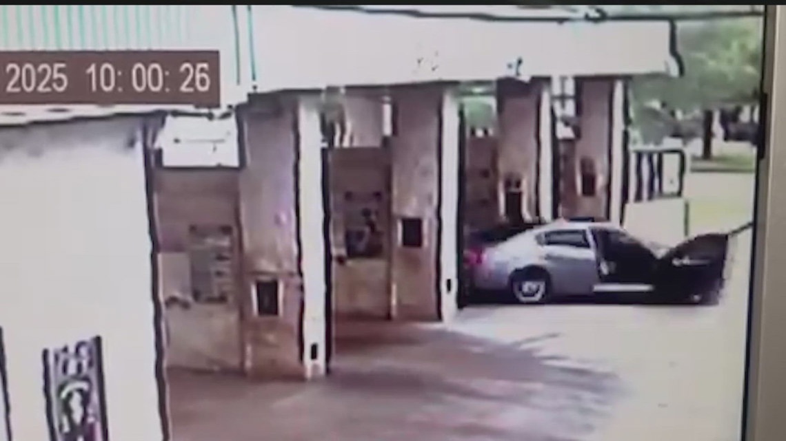 Brazen carjacking in SE Houston with shots fired caught on camera ...